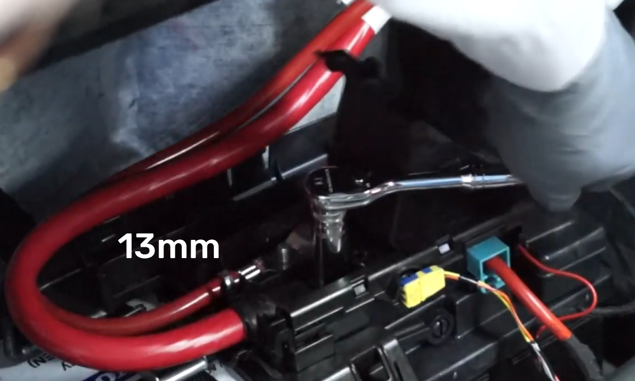 How to replace the car battery on a Volvo V90 Cross Country - Car ...